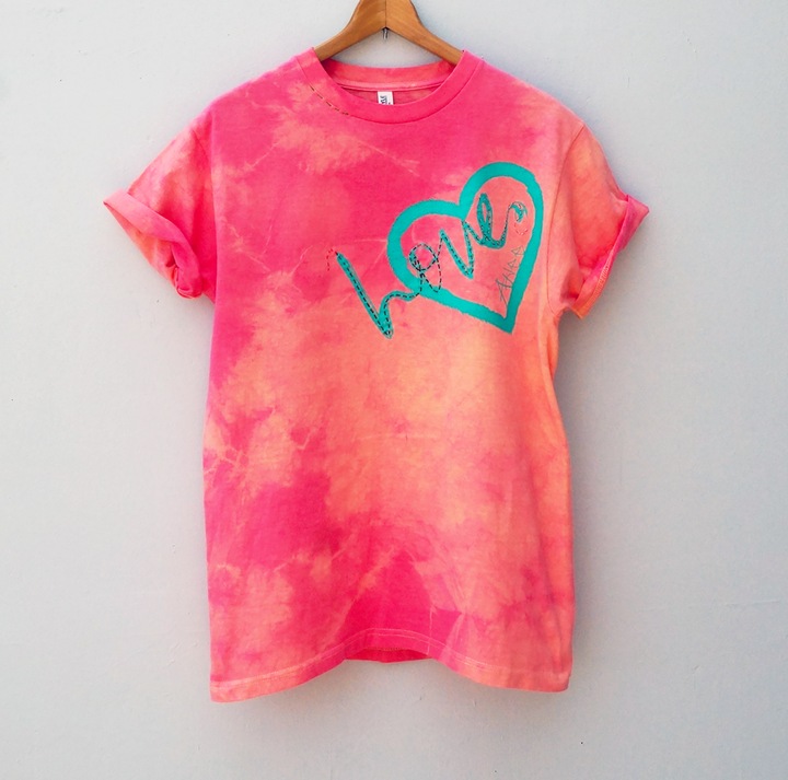 AHEE 타이다이 X 러브스티치 티셔츠 | 아이디어스