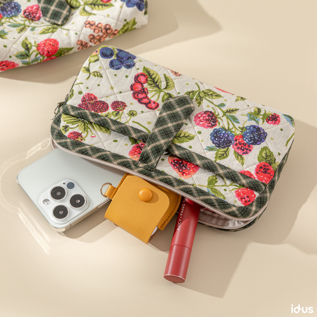 Strawberry women"s long wallet | idus