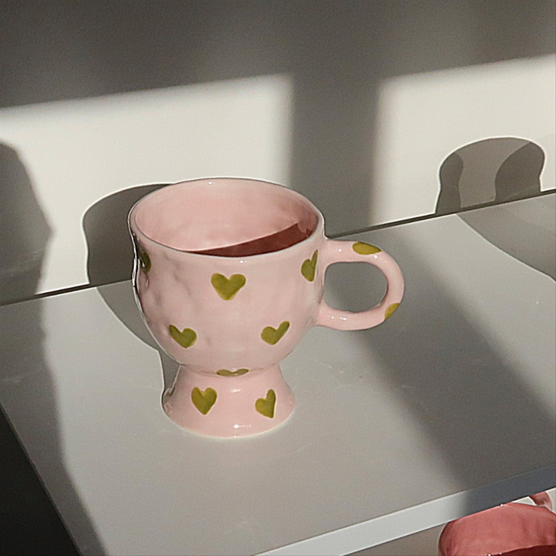 Green heart pink goblet mug | idus