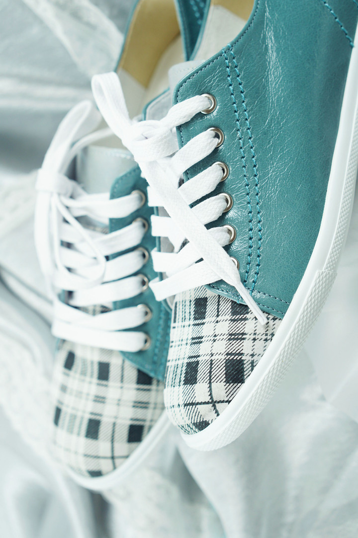 AQUA CHECK SNEAKERS_아쿠아체크 스니커즈 | 아이디어스