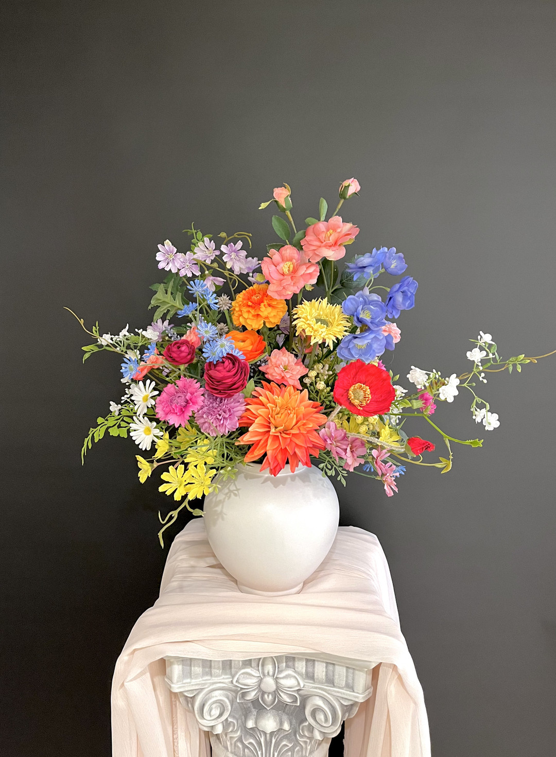 Vivid floral Moon Jar | idus