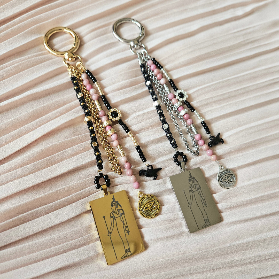 Egyptian Mythology Key Ring (L) – Isis