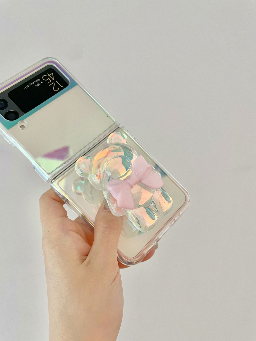 Aurora Ribbon Bear Griptok & Z-flip case | idus