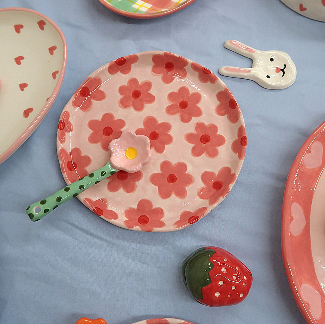 Pink flower pattern dinner plate | idus