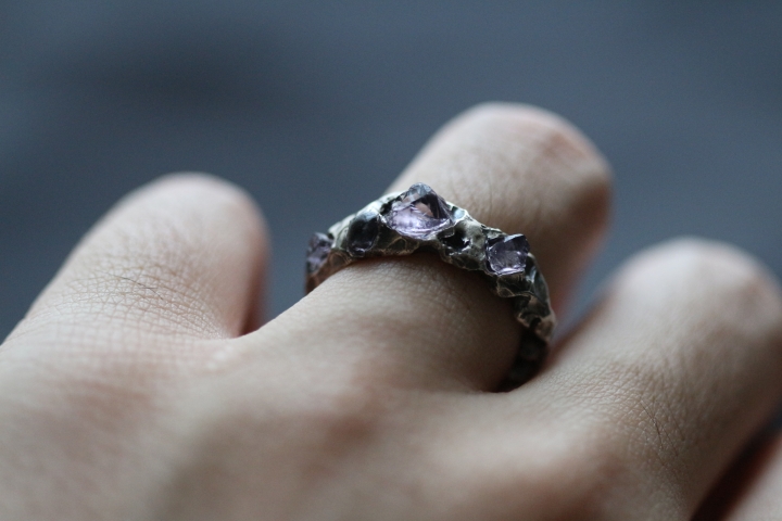 "Fragmentum"Amethyst fragment ring in fantasy | idus