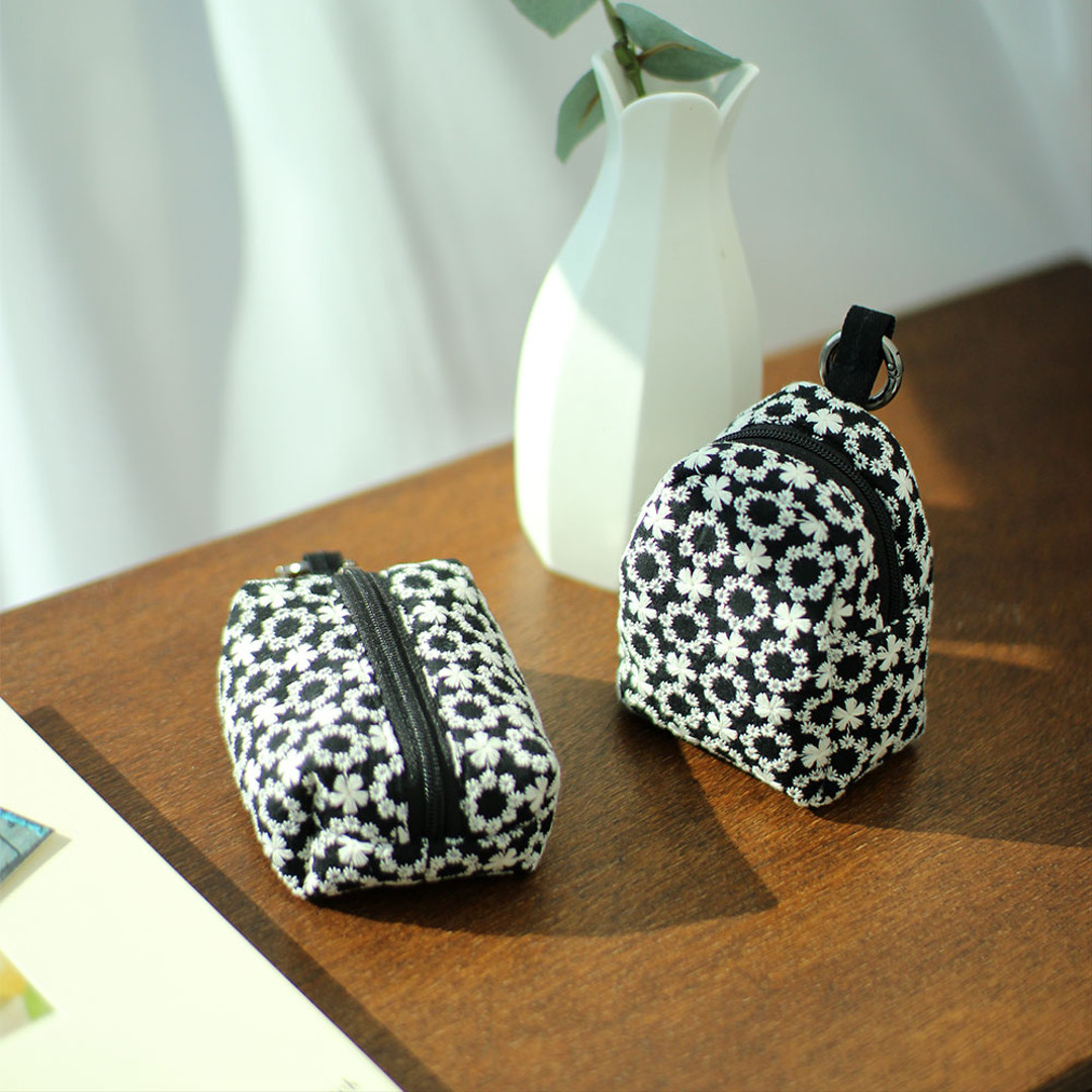 Warmth Mini Pouch Keyring - Backpack & Square | idus