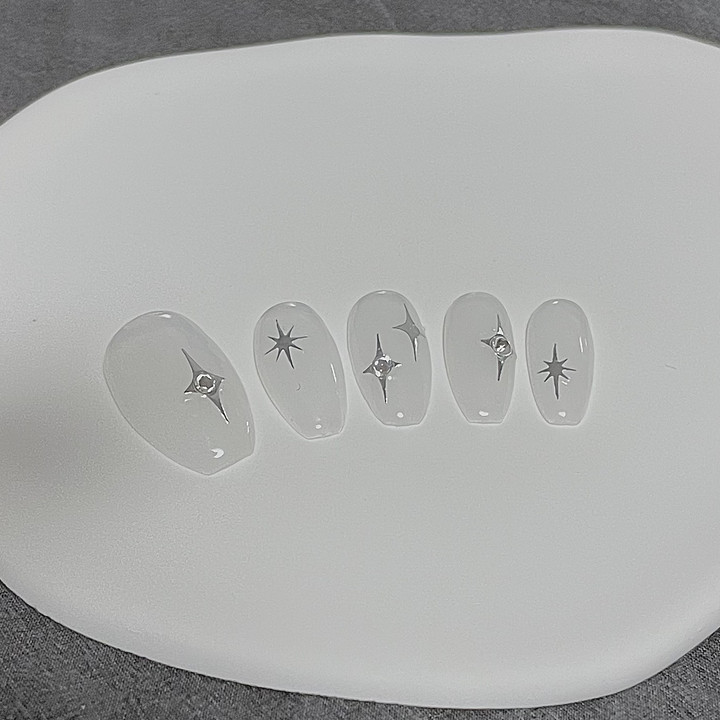 별빛 화이트 네일팁 🤍 | 아이디어스