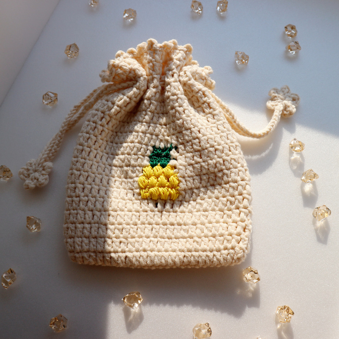 Pineapple pouch | idus