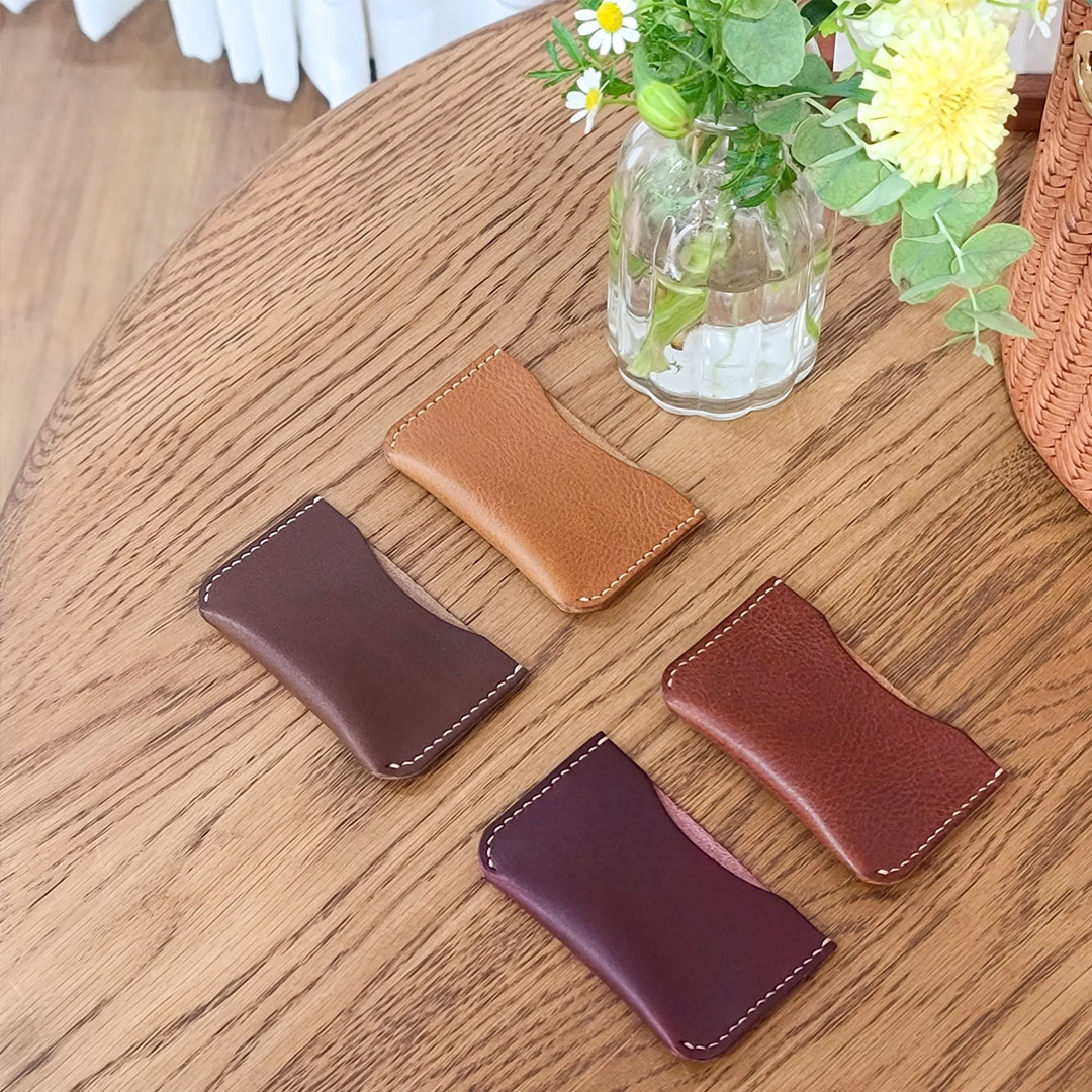 With Simple card case | idus