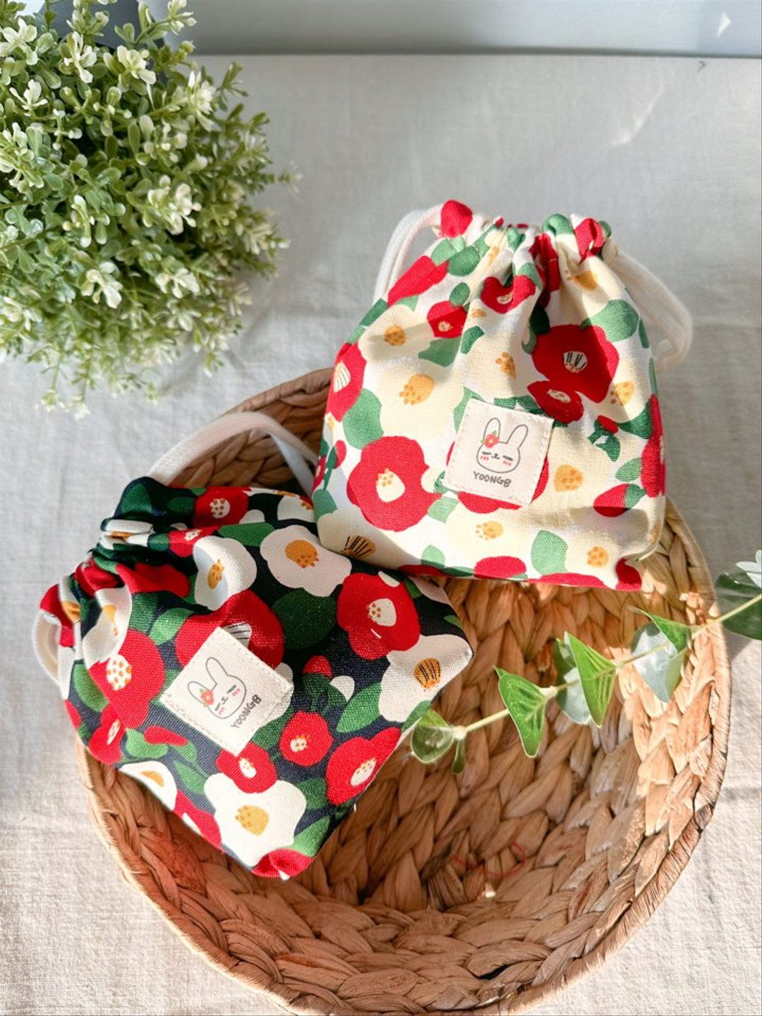 Camellia Flower String Pouch | idus