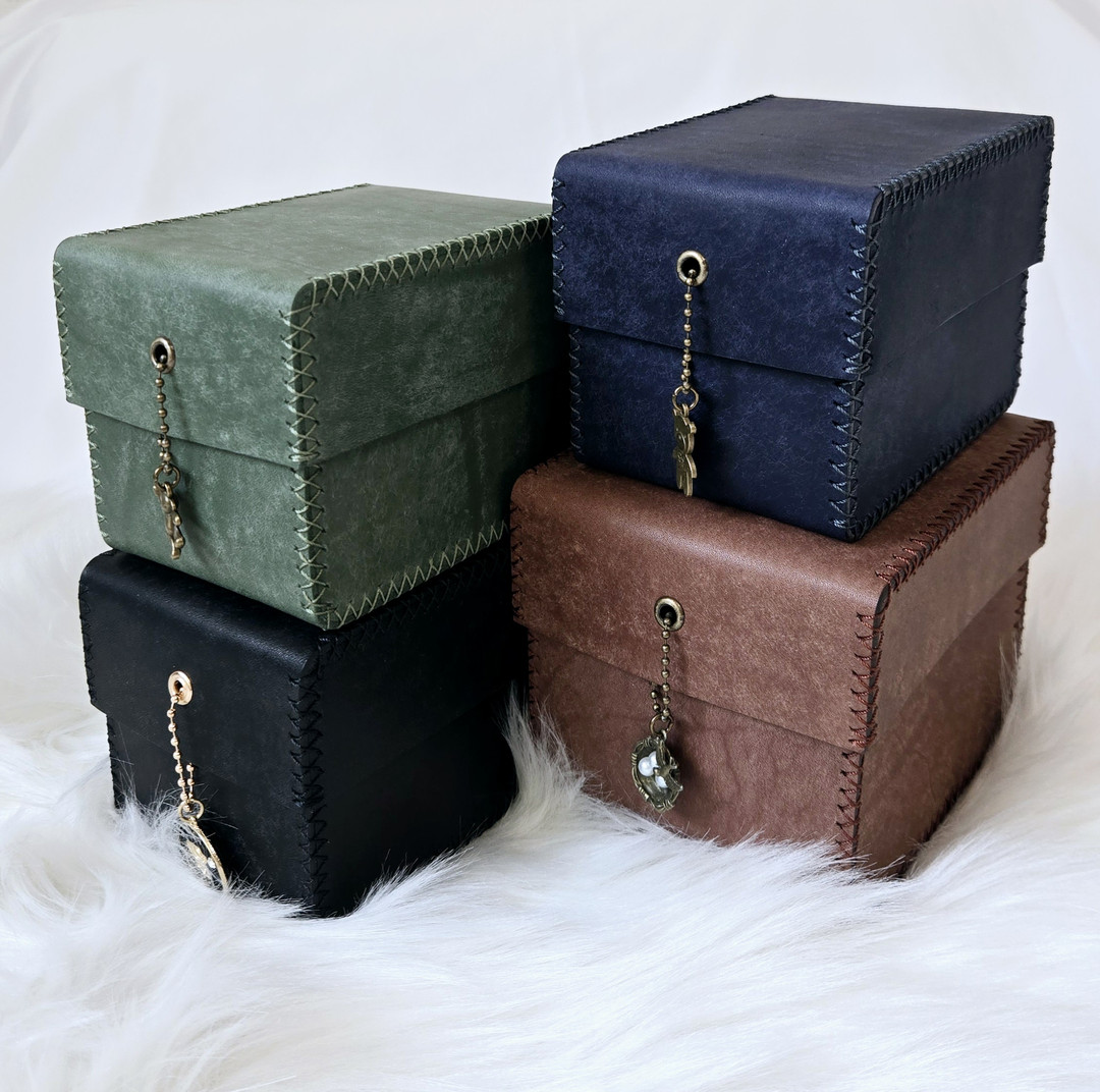 Vintage Leather Props Box (small) | idus