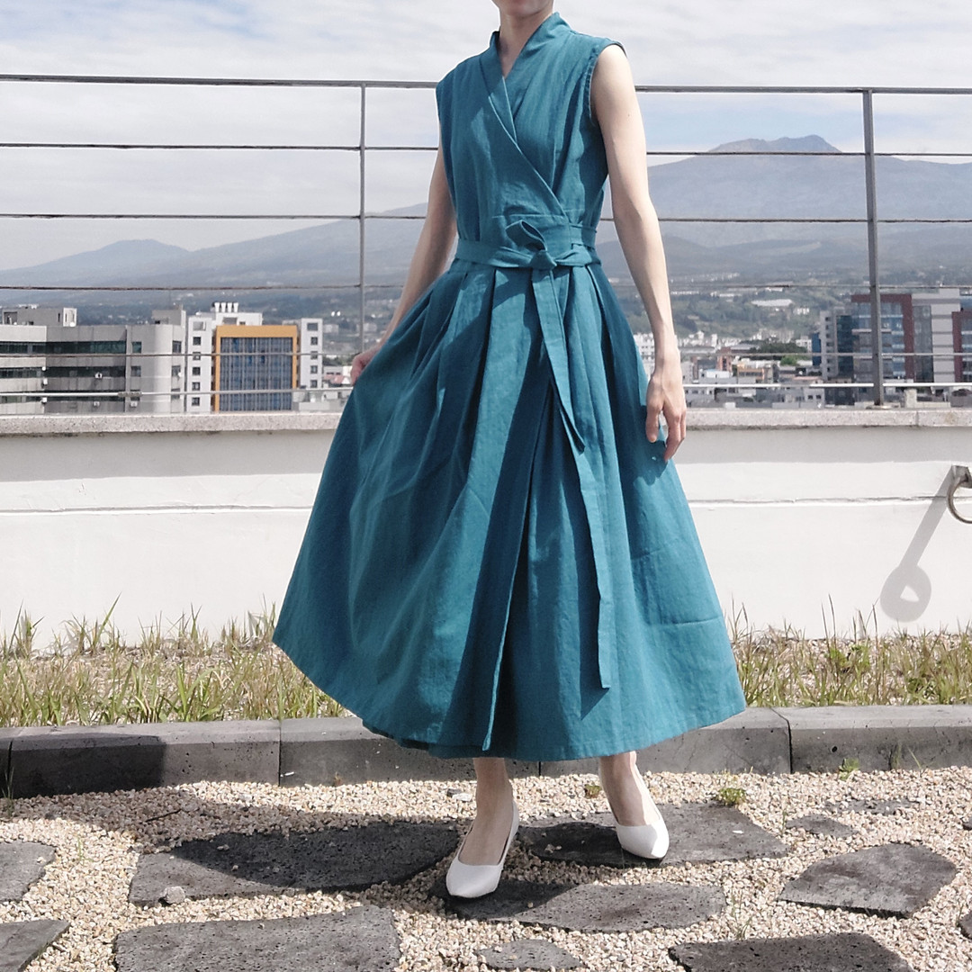 (Korean modern hanbok) Deep emerald linen sleeveless Chulic dress | idus