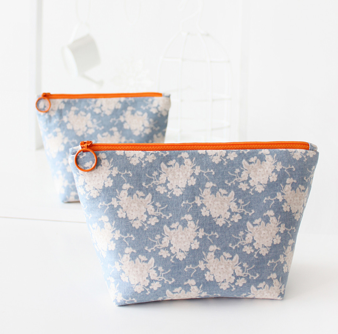 blue Ann pouch | idus