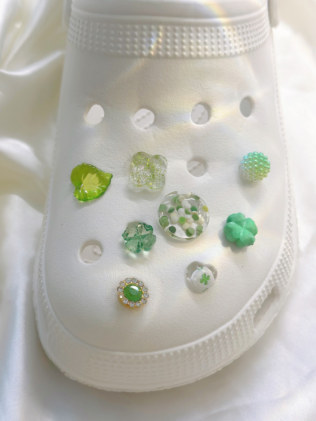 Lucky Goddess Four-Leaf Clover jibbitz Set 8 pcs green gibbits | idus