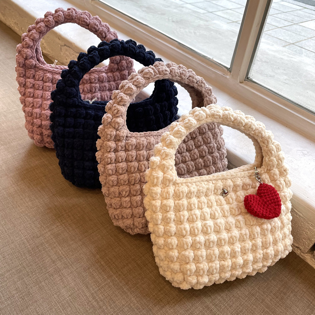 Velvet Bubble Mini tote bag | idus