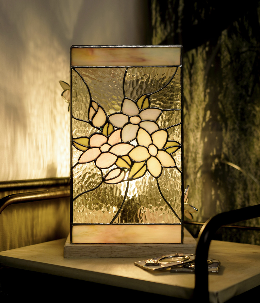 Stained glass water lily square lamp
