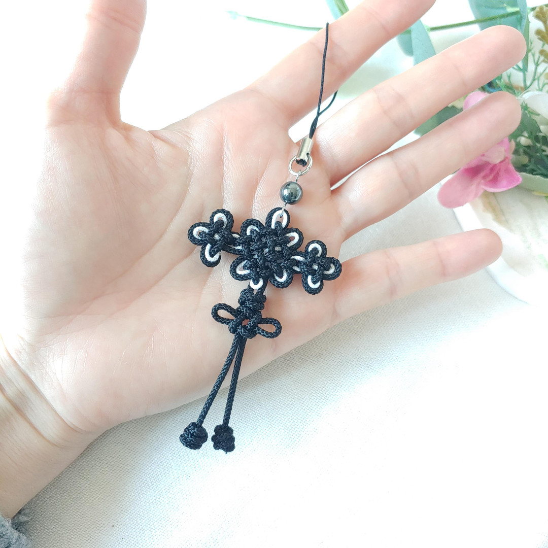 Chick knot & hematite mini norige strap | idus