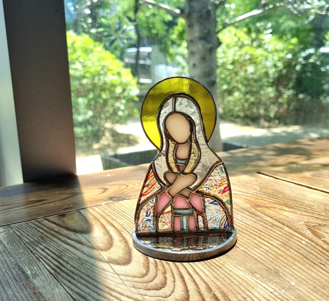 Stained Glass Virgin Mary Stand | idus