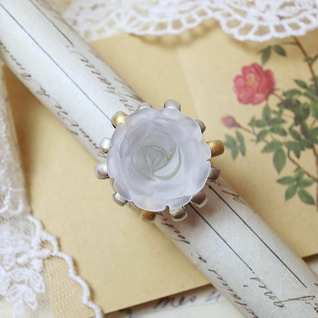White Crystal Rose Carved Bold 925 Sterling Silver Ring | idus