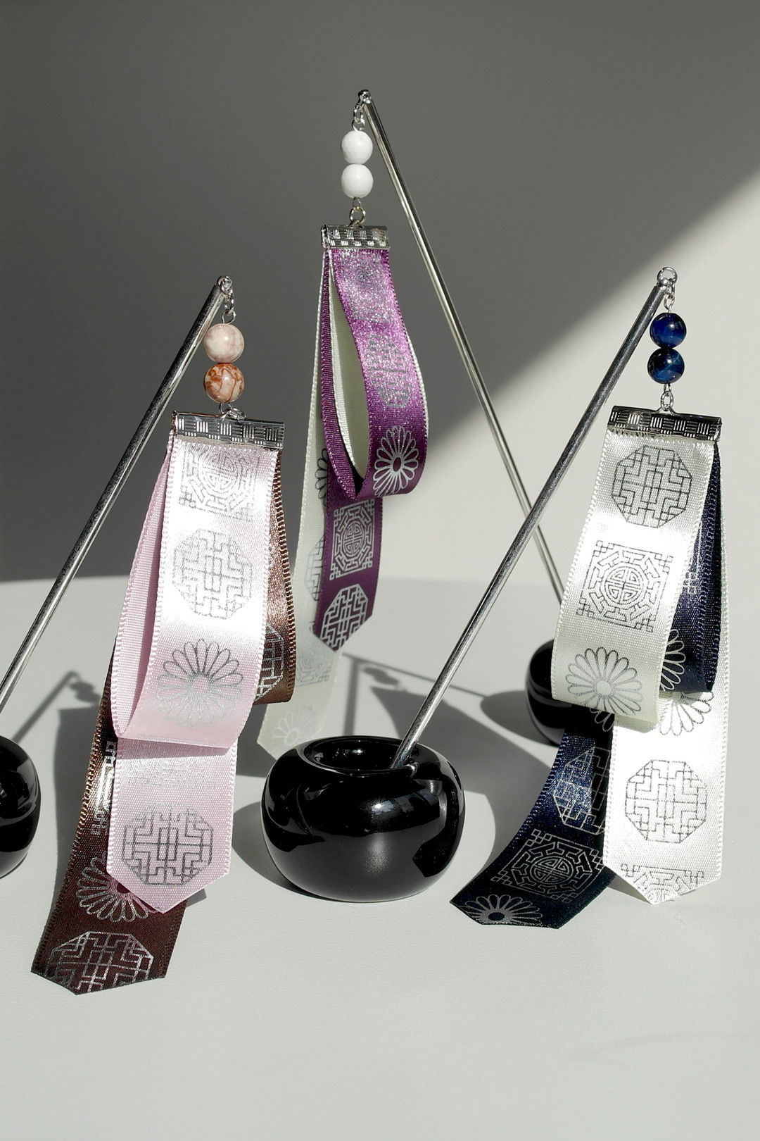 Graceful Panache: Traditional Patterned Binyeo(hairpin) with Gemstone ...