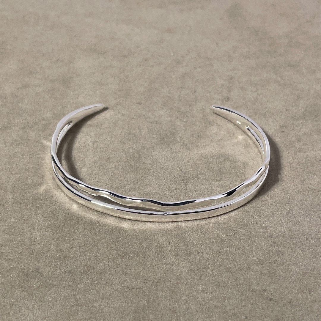 Flat and Wave Cuff Bracelet [Sterling Silver] | idus