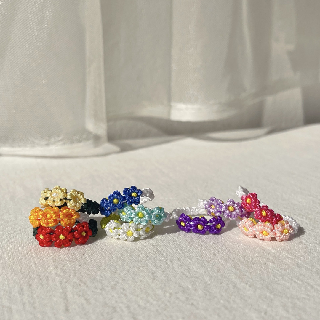 bright flower macramé ring | idus