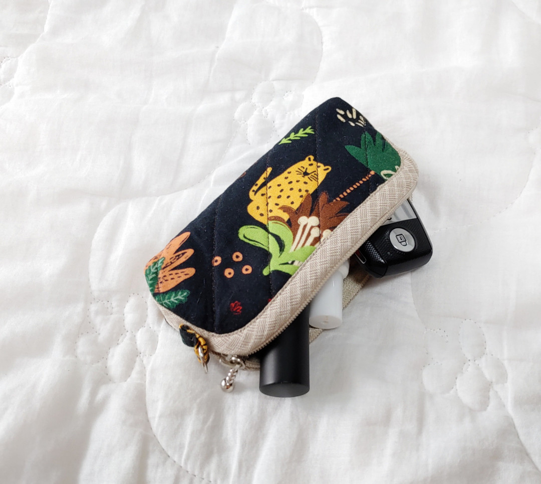 Cat's lip case | idus