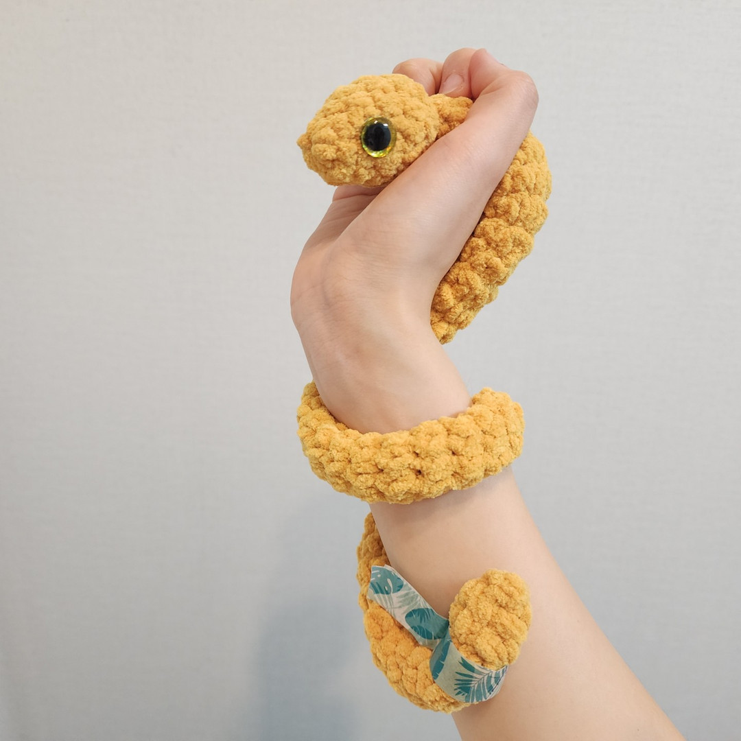 [Customization] Fluffy Snake Plush Amigurumi with Wired Joints | idus
