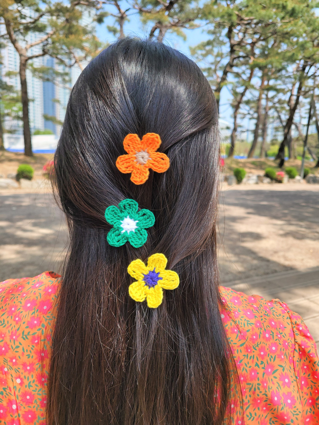 knitted flower hairpin various colors | idus