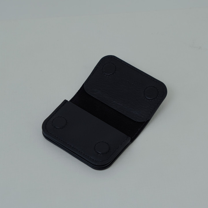 [무료각인] MOMO WALLET BLACK/BLACK | 아이디어스