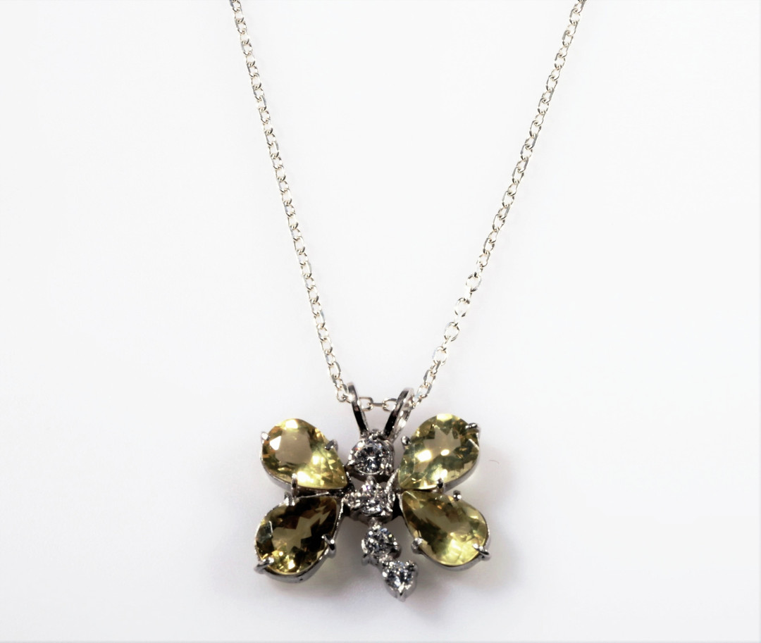 Yellow Quartz & cubic butterfly silver necklace | idus