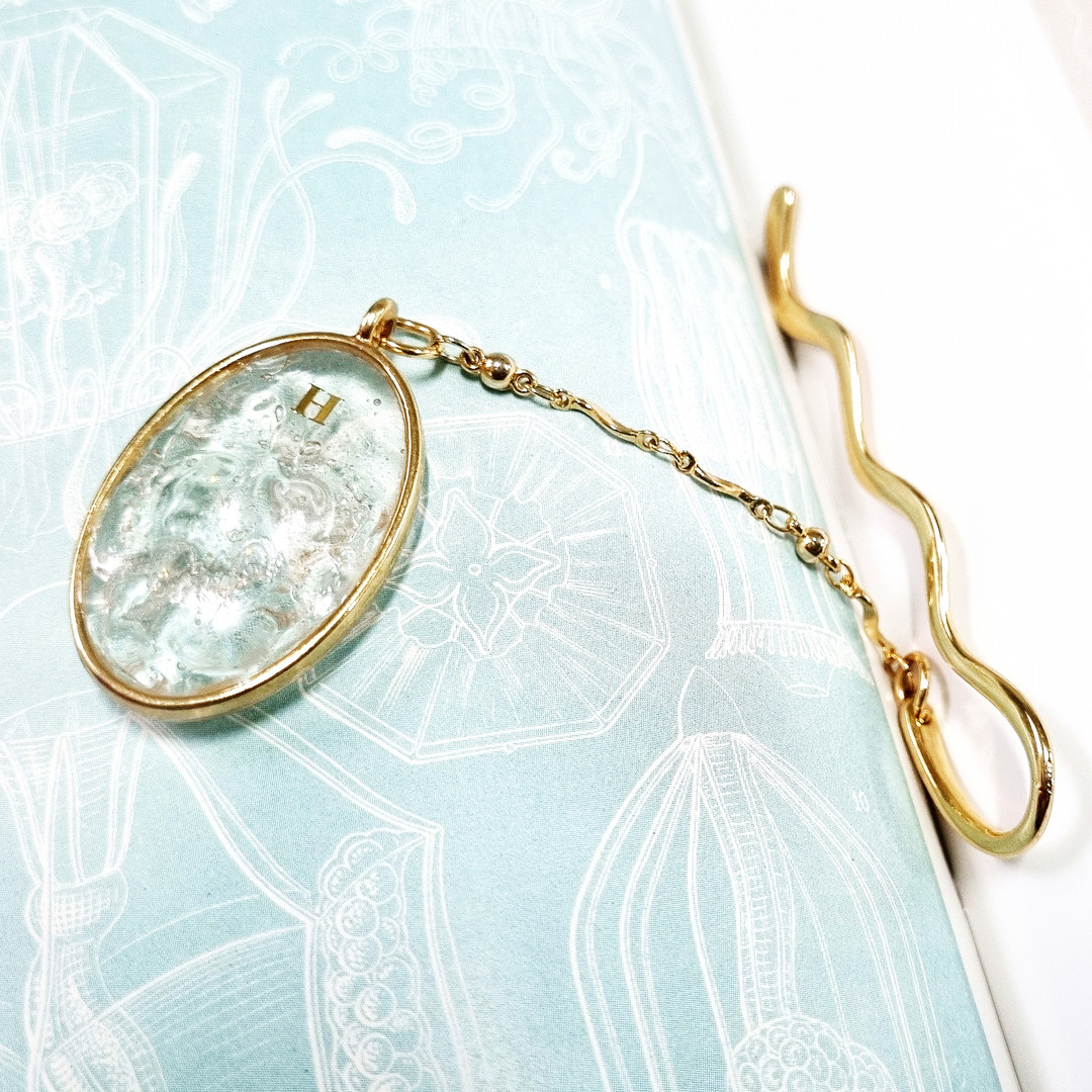 Clear water initial bookmark | idus