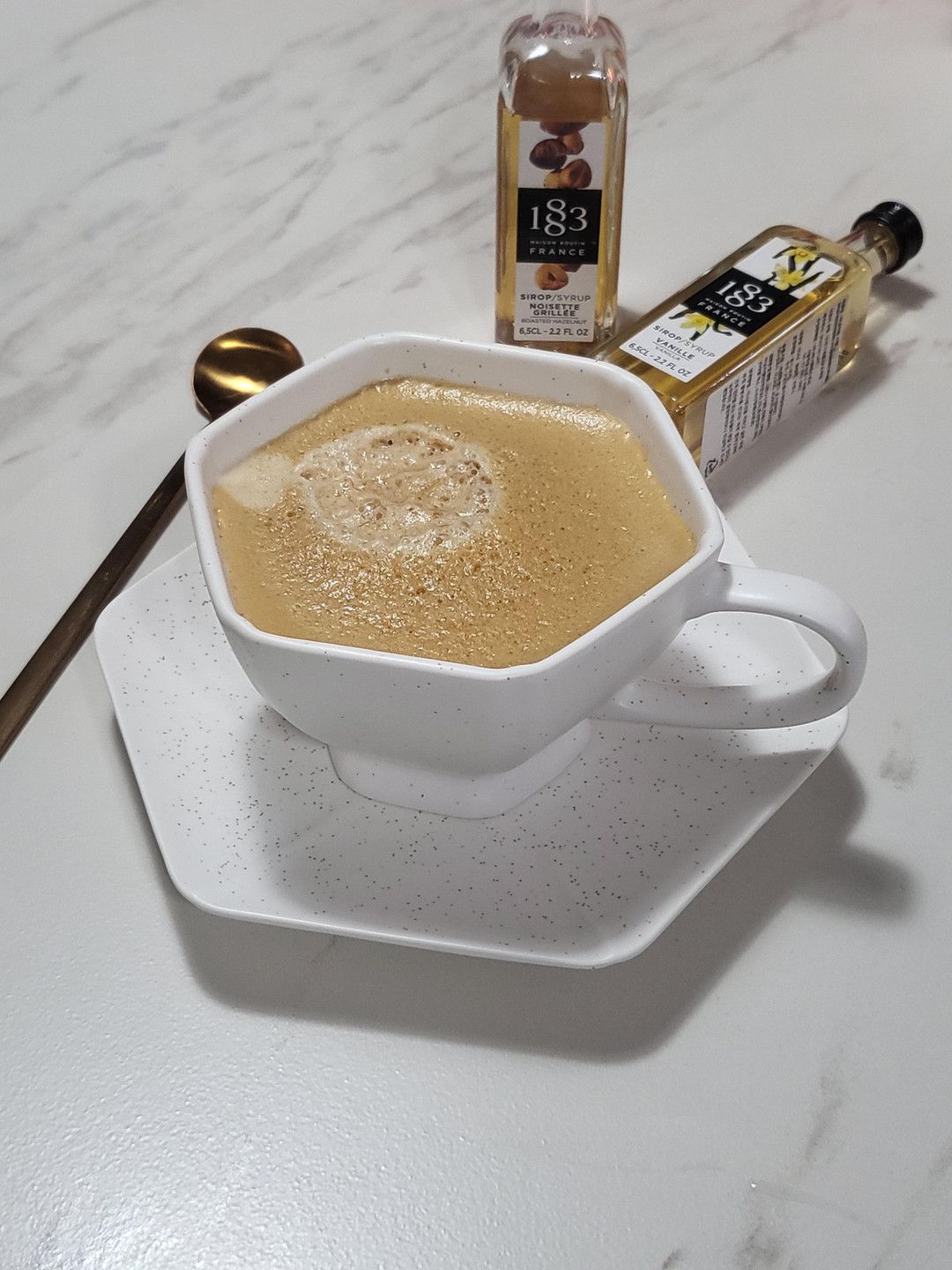 a set of hexagonal coffee cups | idus