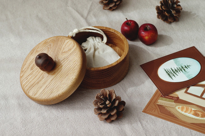 acorn case (oak) | 아이디어스