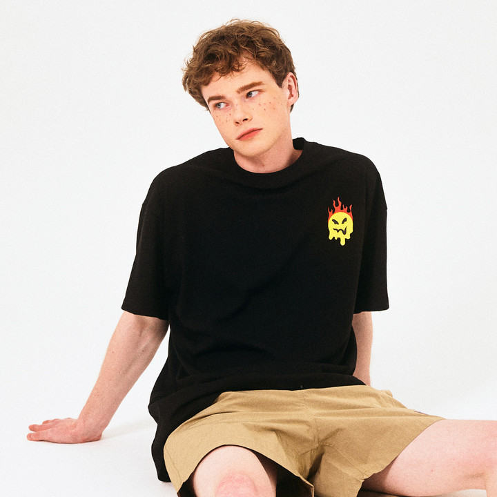 BURNING SMILE TEE (BLACK) | 아이디어스