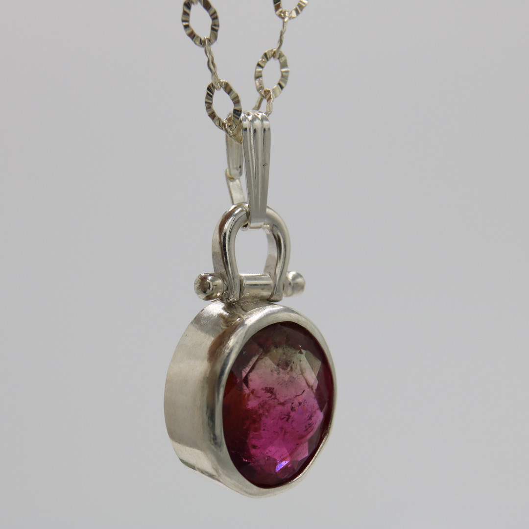 #033 Watermelon Tourmaline Pendant | idus