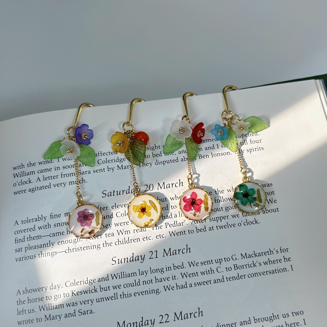 Real flower Bookmark 4 colors - bookmarker bookaccessory book clip ...