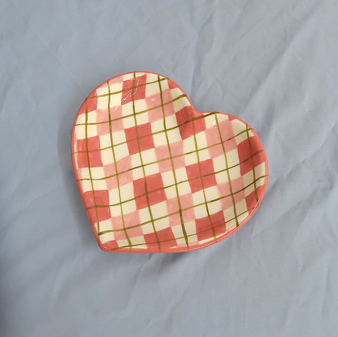 Argyle pattern heart plate | idus