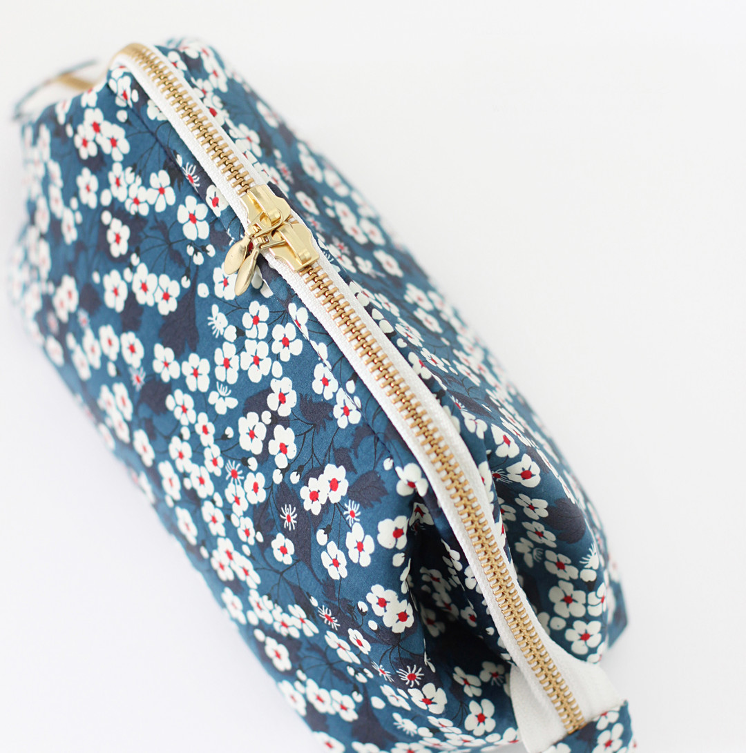 Tera cosmetic pouch | idus