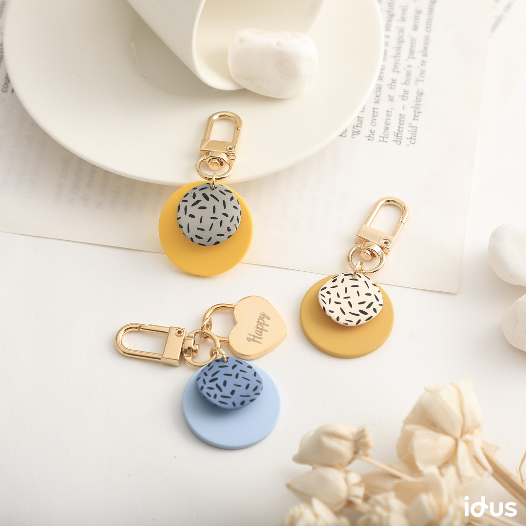 Pebble engraved key ring Heart pendant Engravable airpod key ring | idus