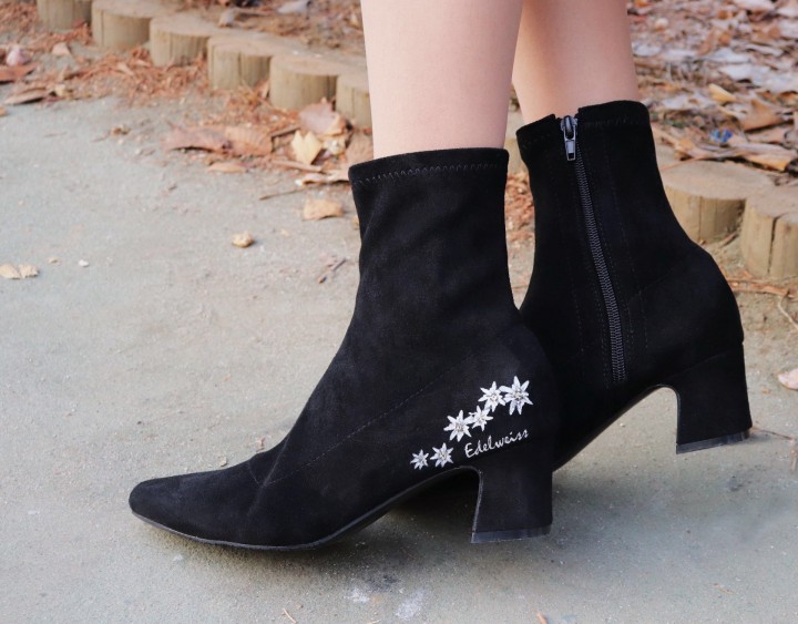 Edelweiss Flower Boots | idus
