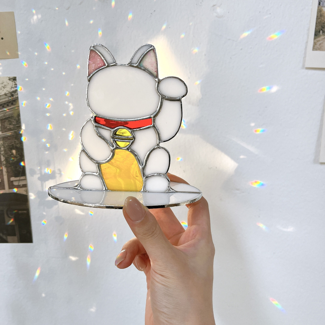 Stained Glass Lucky Cat Standing Object / Suncatcher – Opening Gift | idus