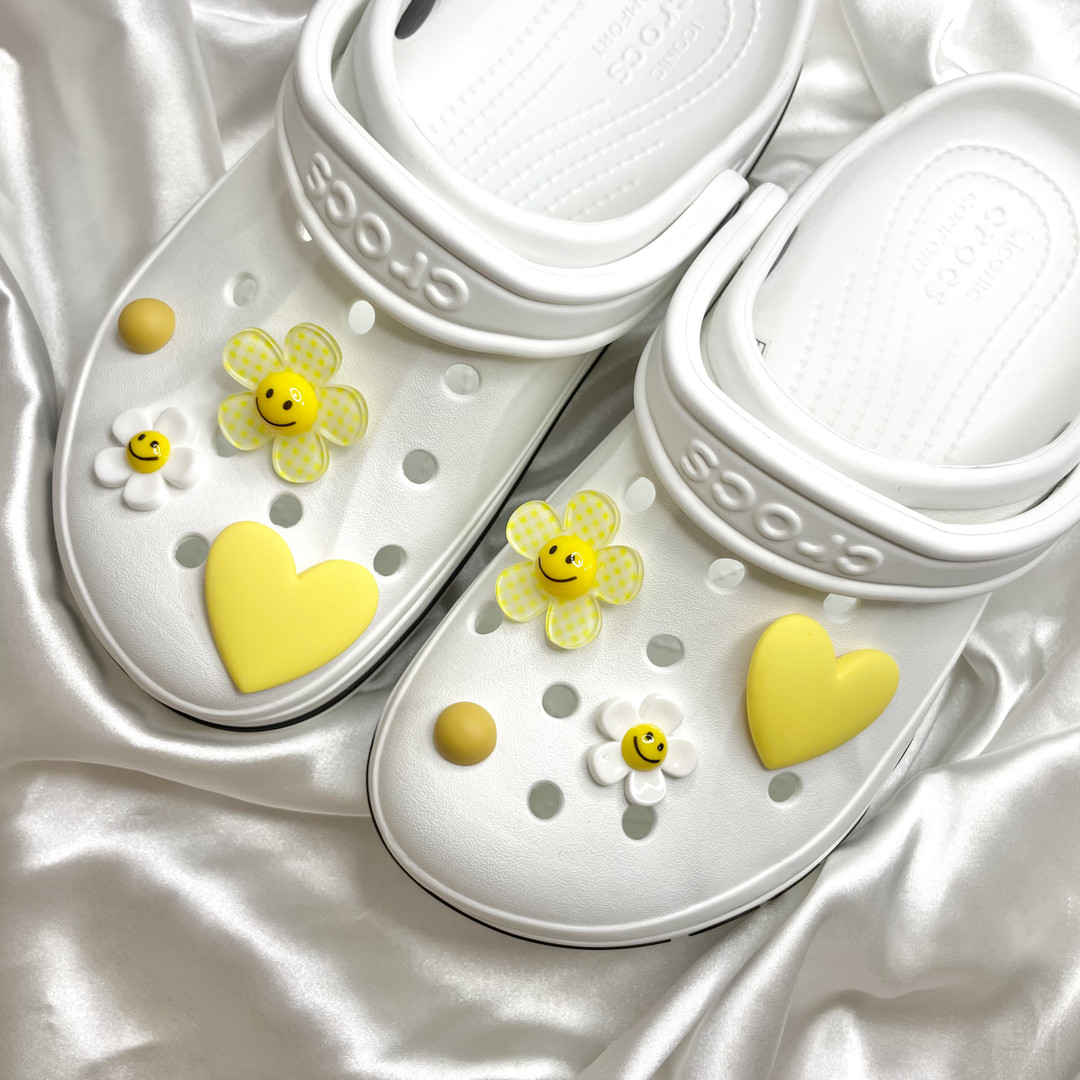 Yellow flower jibbitz (8pcs)