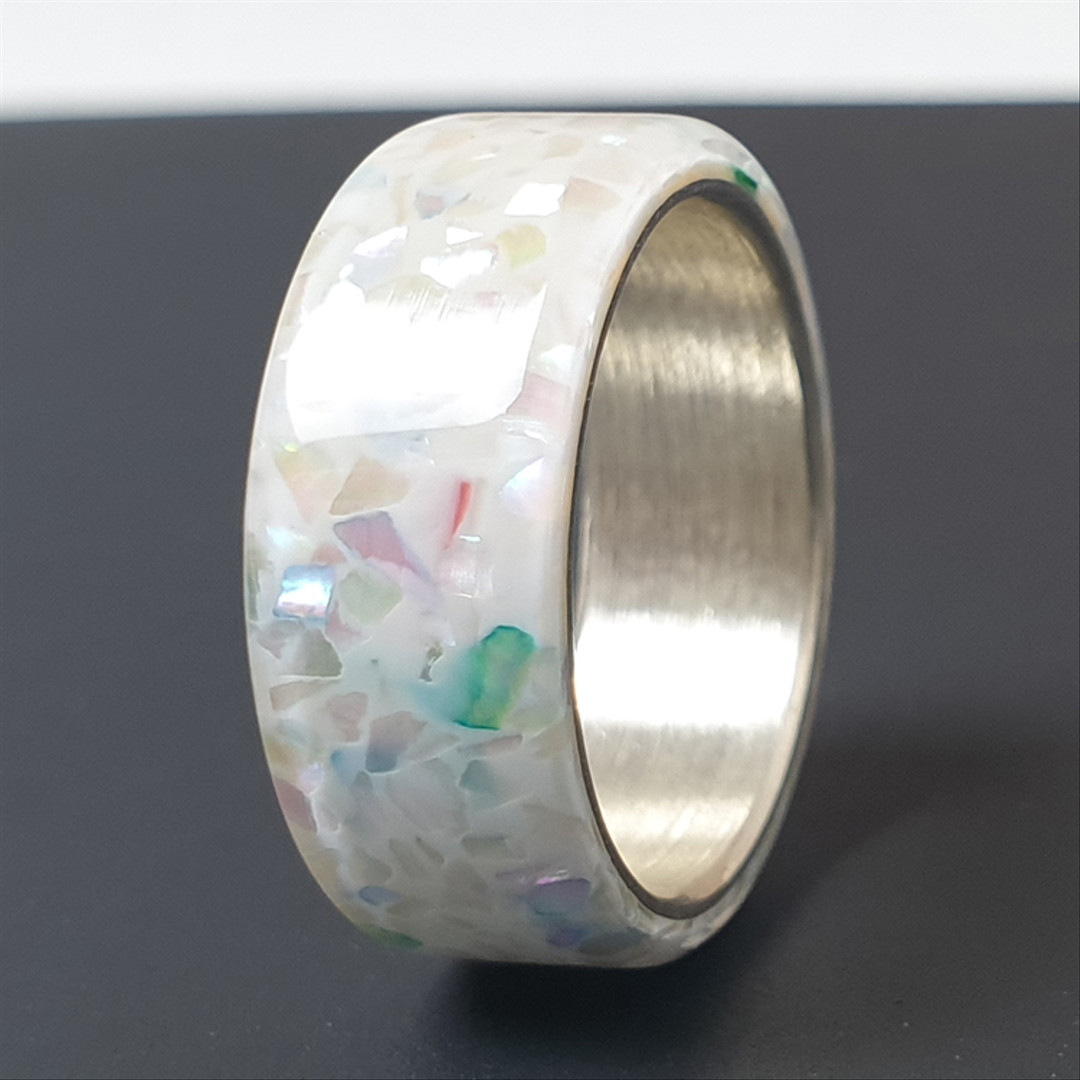 Rainbow mother-of-pearl white silver ring | idus