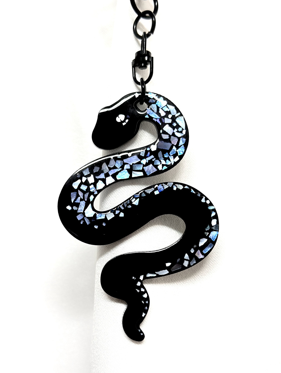 Korean Natural Mother-of-pearl Blue Snake Keyring Snake Ornament | idus