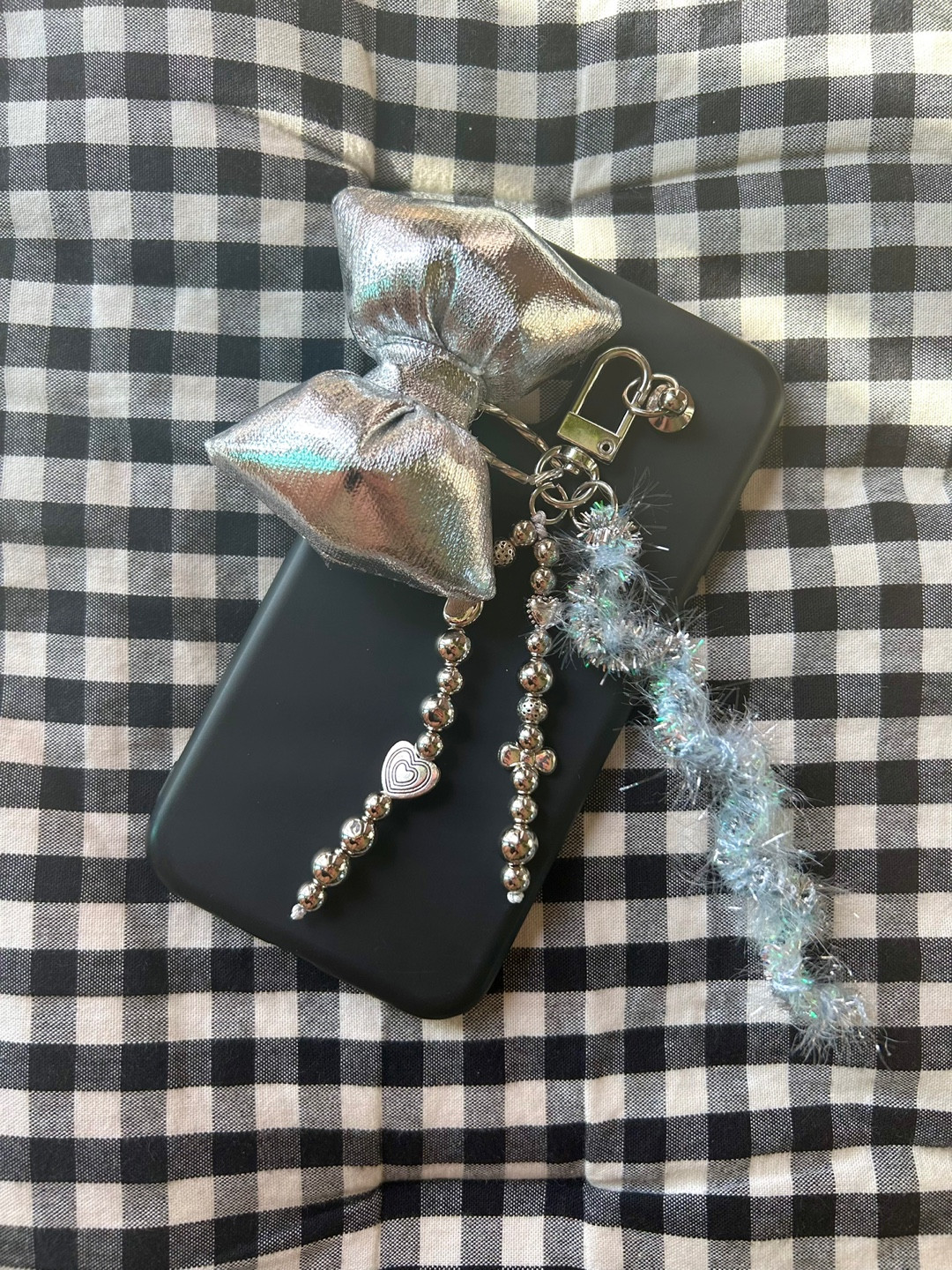 Metal Drop Ribbon Keyring | idus