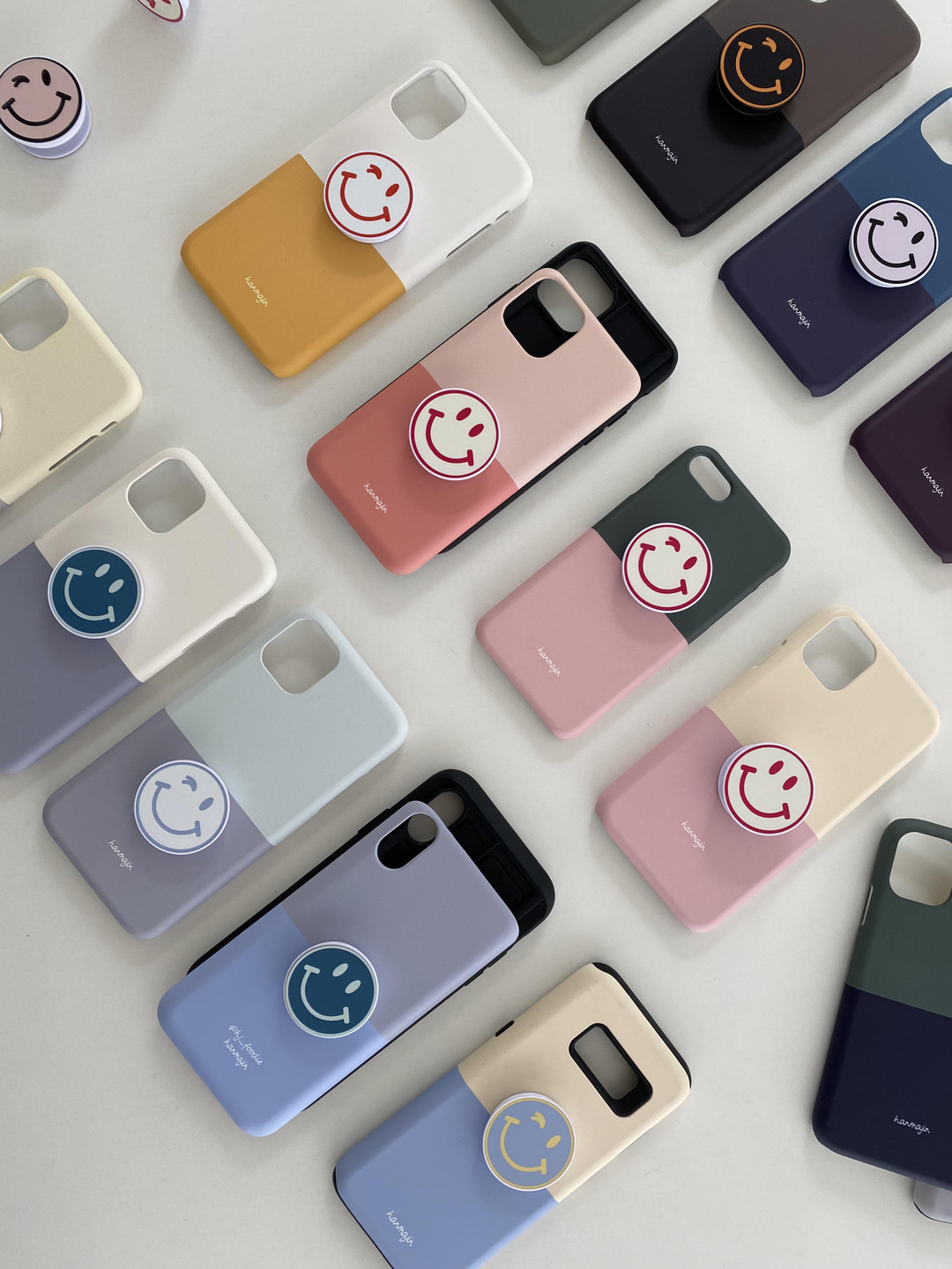 Custom Two-Tone Phone Case Smile Grip Tok 24 Color Options | idus