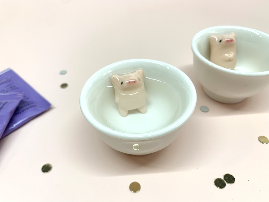 a small pig cup
