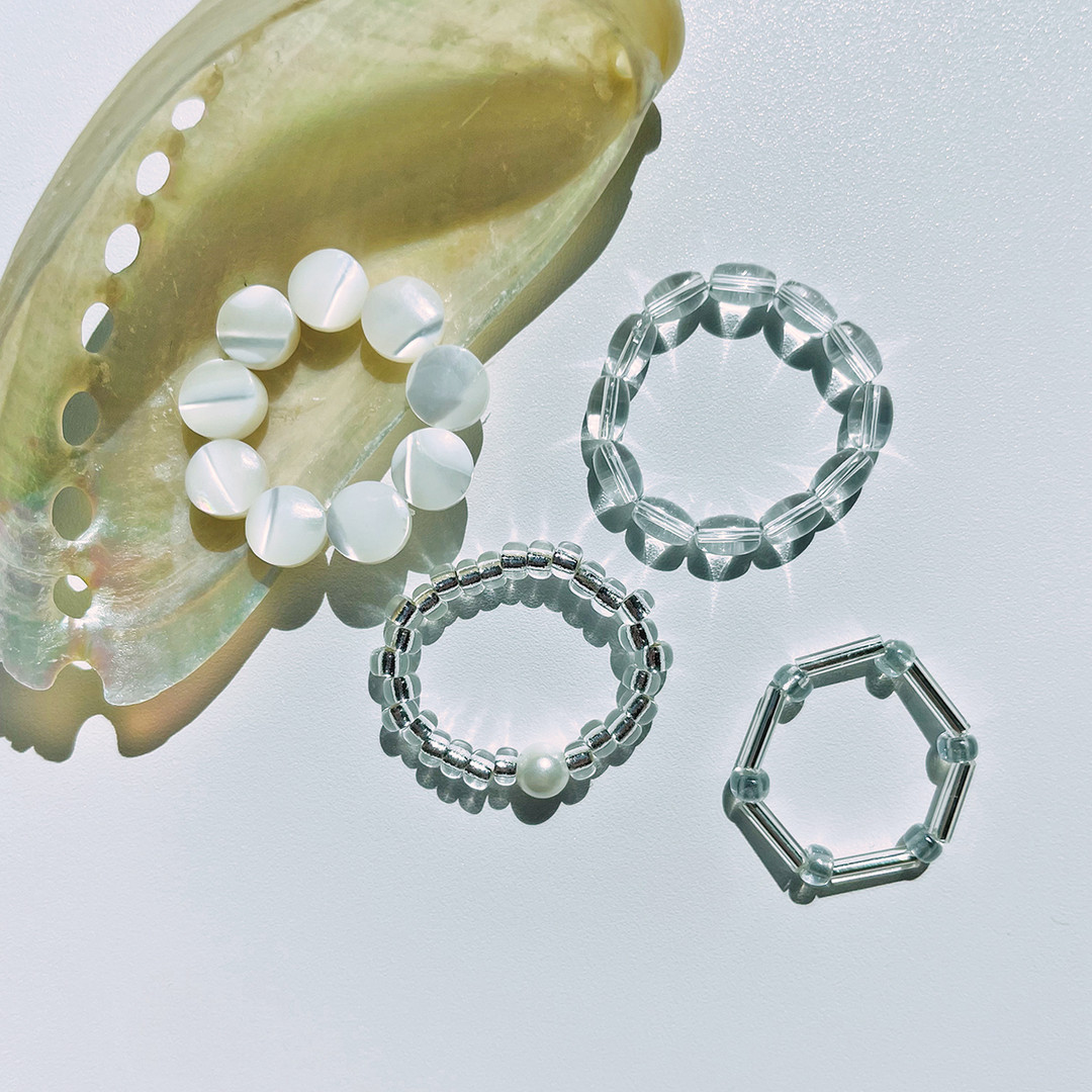 Mother of pearl glass bead rings set of 4 for SUMMER | idus