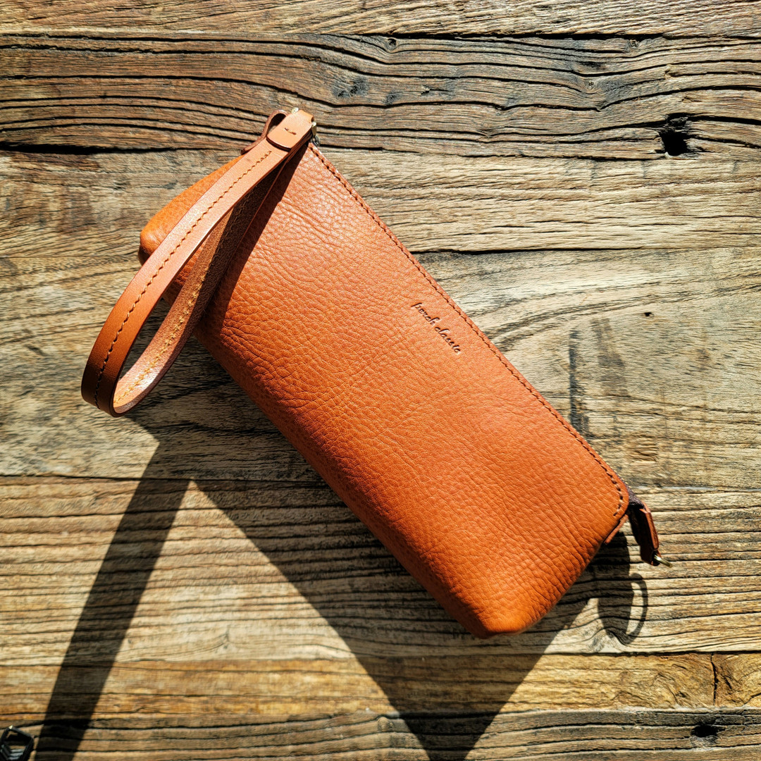 PERCH classic smartphone leather pouch | idus